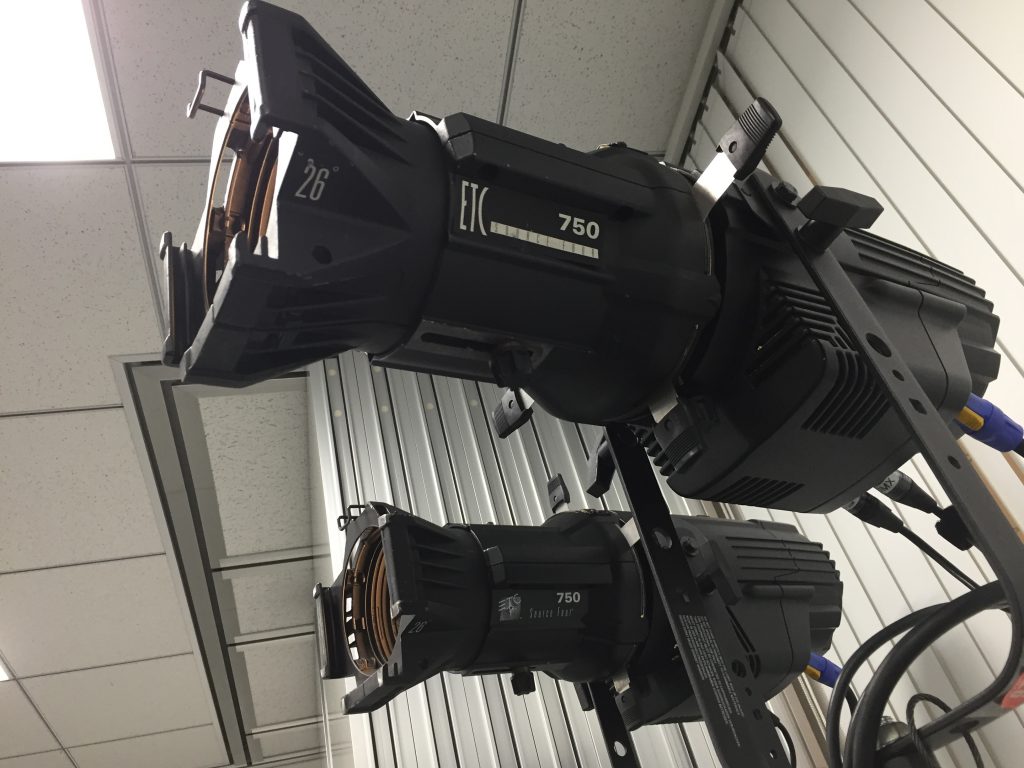 【機材紹介】 Source Four LED | あ、そんなことまで。｜電音エンジニアリングの情報発信サイト